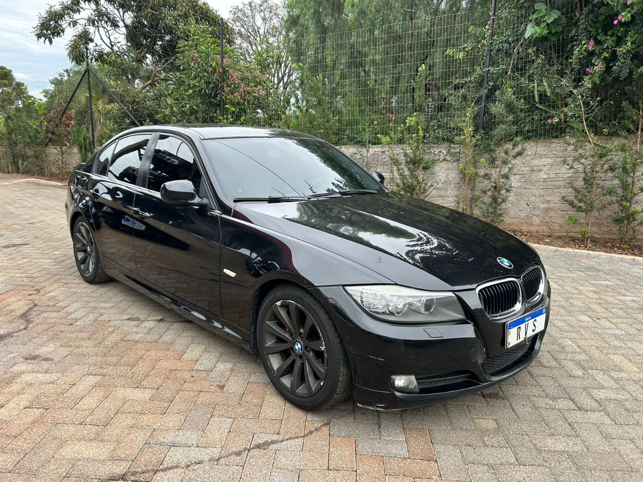 BMW Série 3 320i 2.0 16V Preto 2011